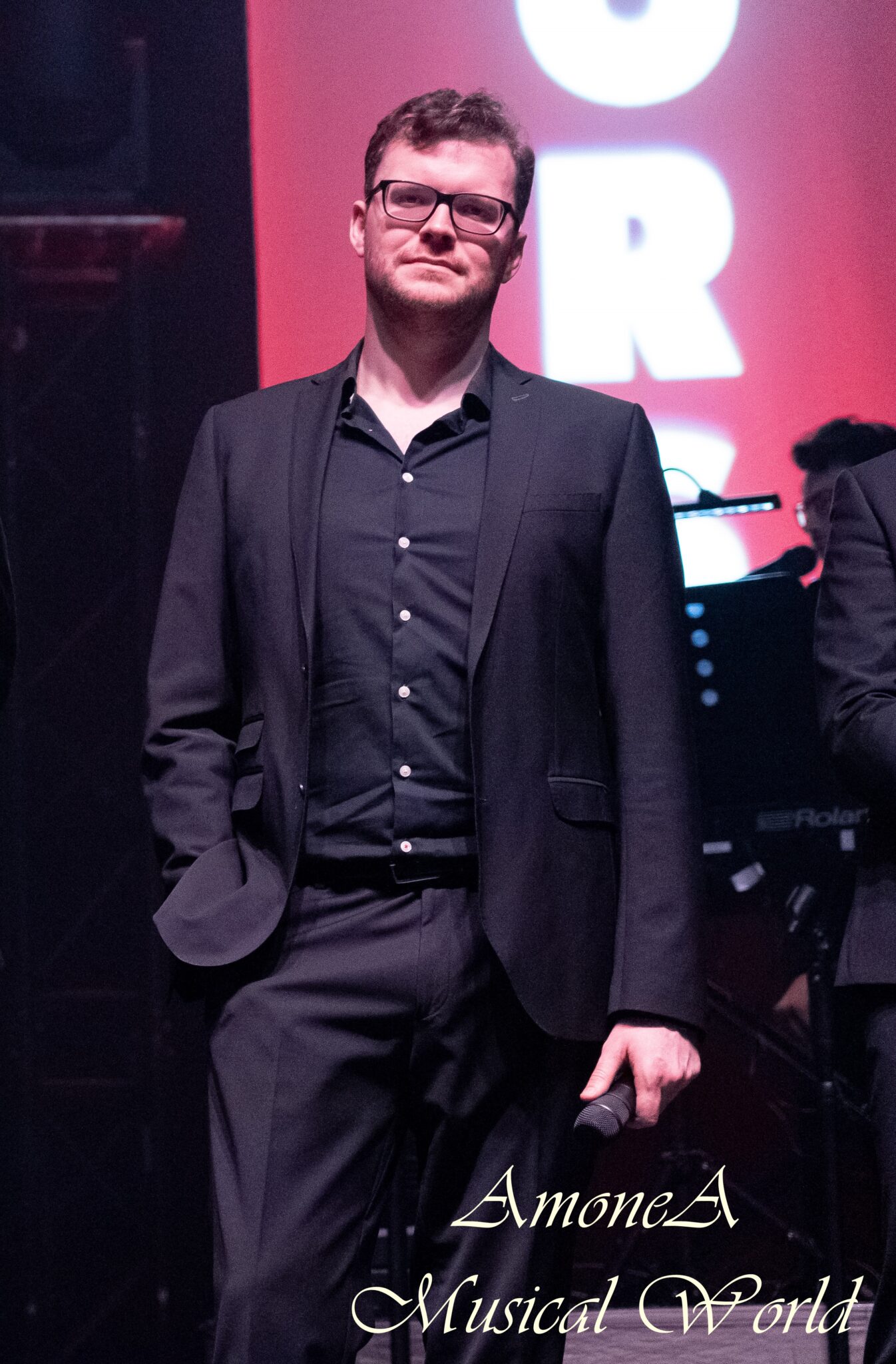 Daniel Hall – The 12 Tenors – Kurzinterview – AmoneA Musical World